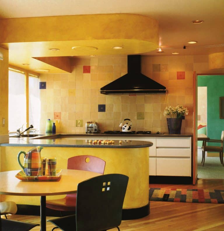 Black - Linda Applewhite